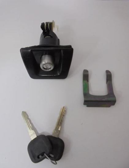 LAL Dicky Lock With Key (W/Patti) Maruti 800 Type-2 for Maruti Suzuki ...